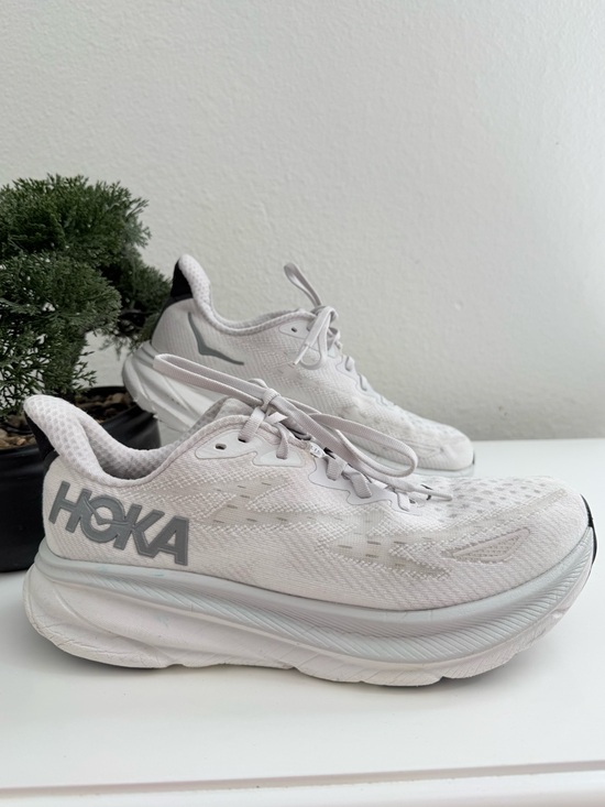 Hoka | Shoes | Hoka Clifton 9 Women Size 85 White Mesh Athletic Running ...